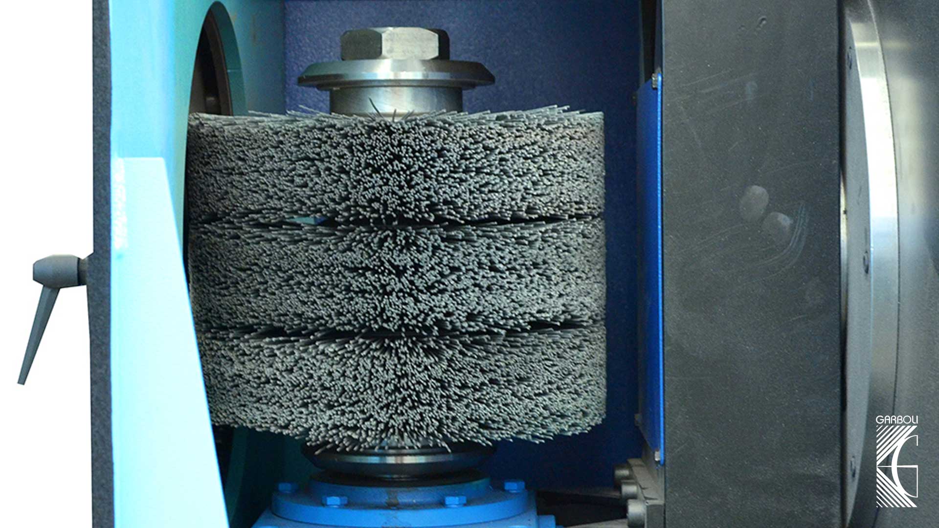 Rotor 200 twin-action wire brush deburring with var speed - Abrasive ...